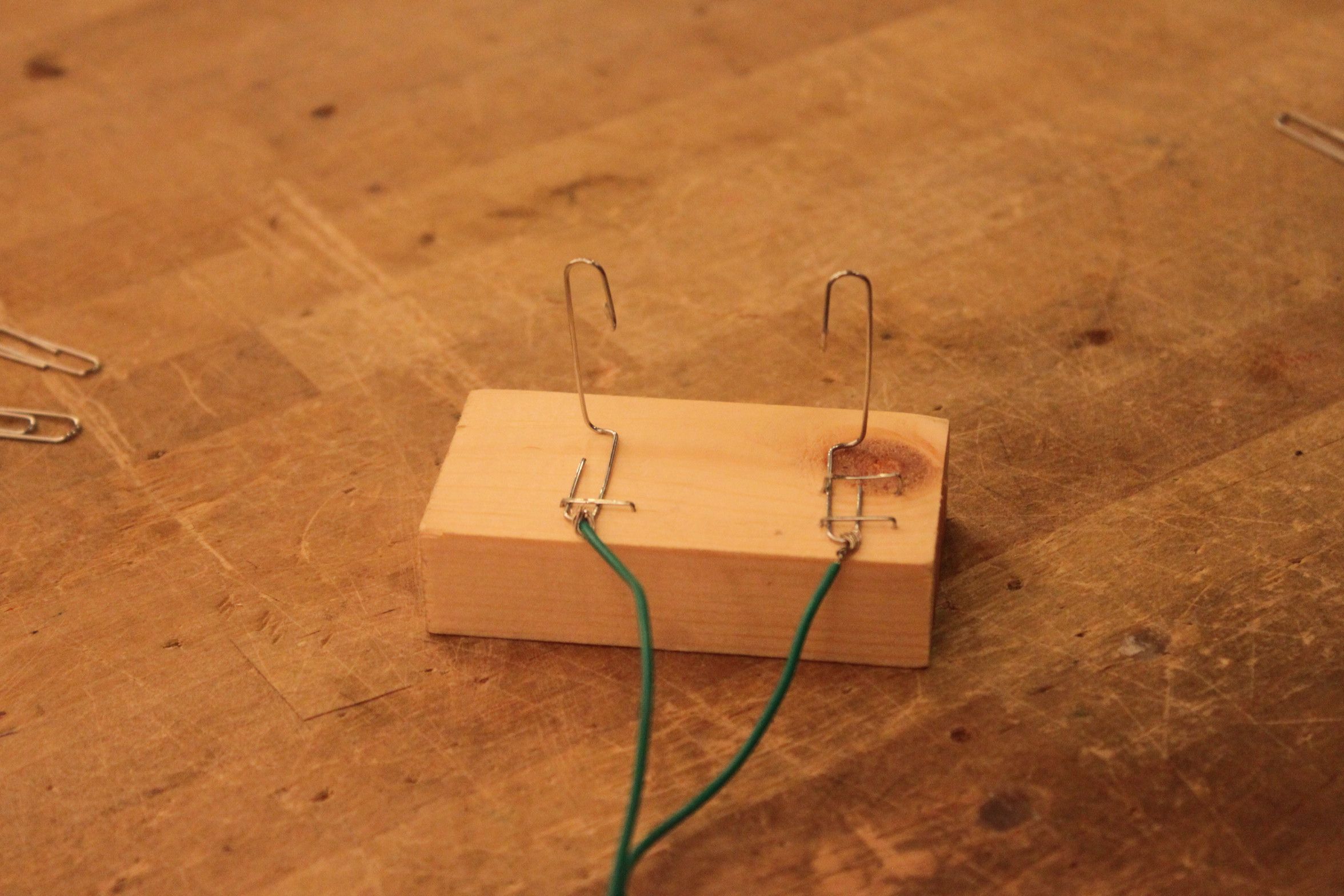 How to Make a Simple Motor : 8 Steps (with Pictures) - Instructables