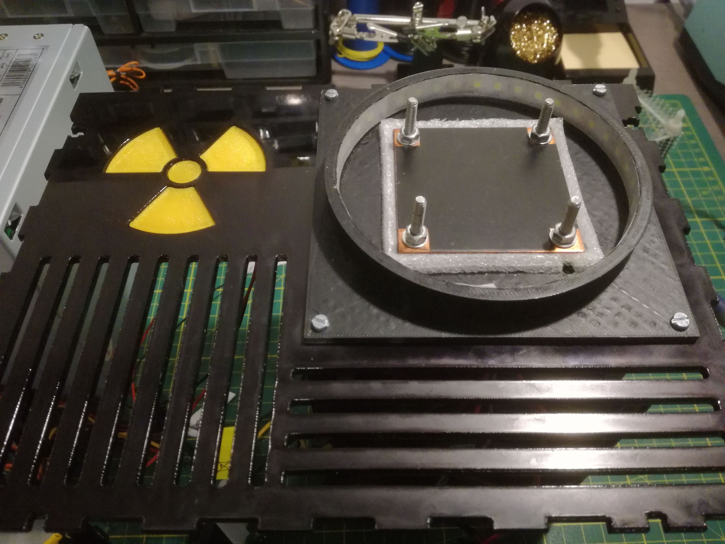 Peltier Cooled Cloud Chamber : 14 Steps (with Pictures) - Instructables