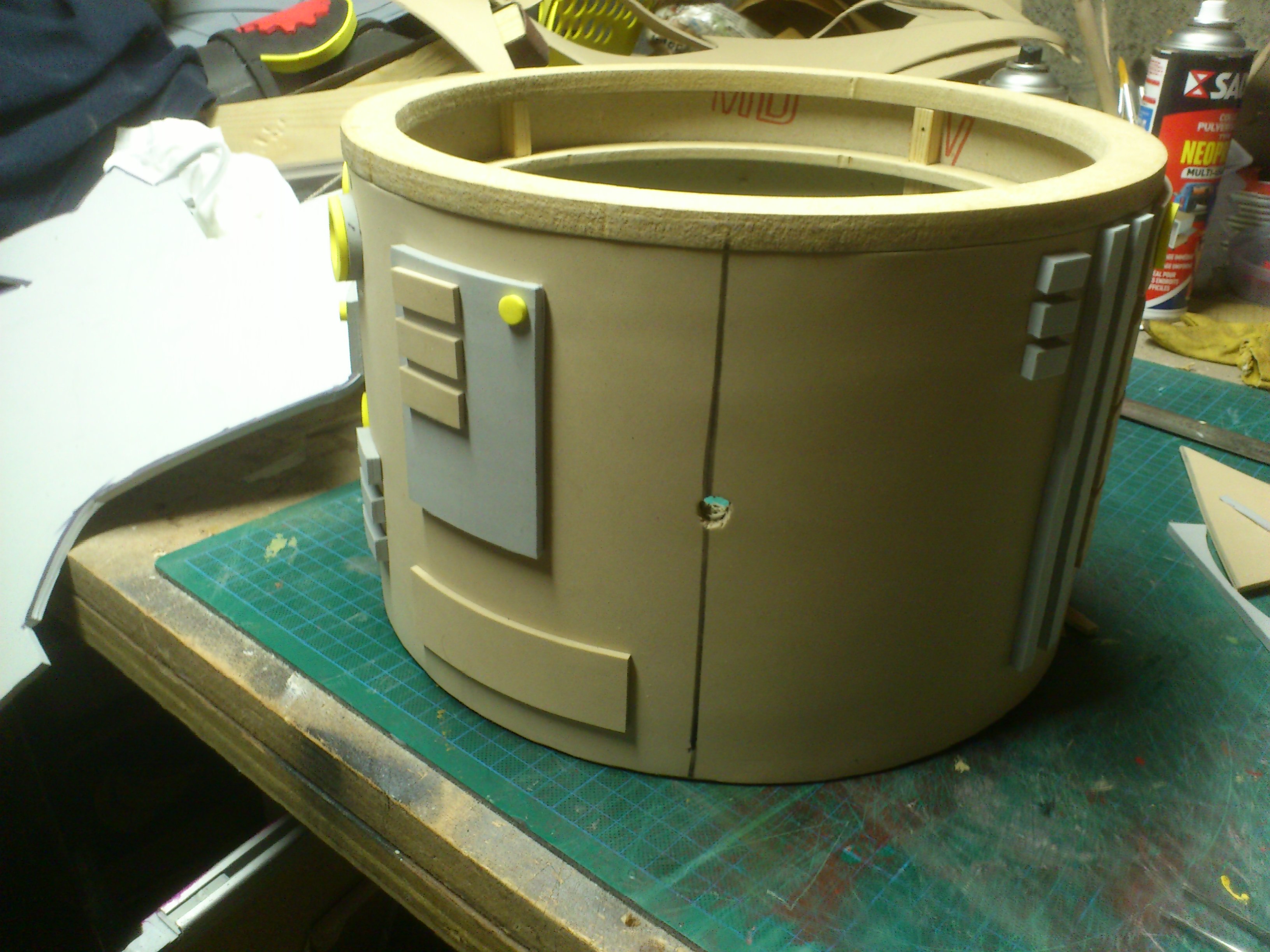 How to Make a BAT-signal : 8 Steps (with Pictures) - Instructables