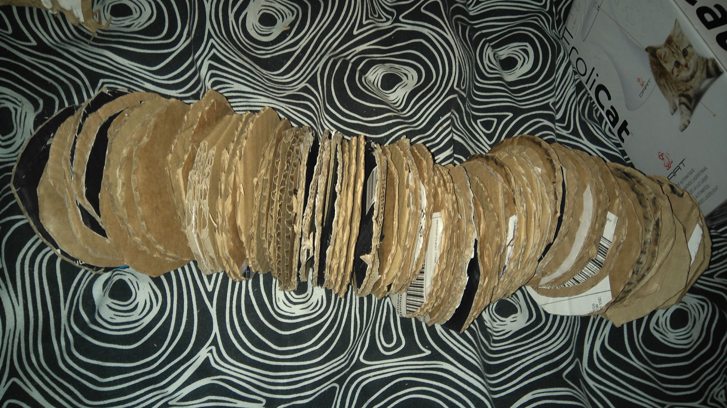 Cardboard Scratching Post : 4 Steps (with Pictures) - Instructables