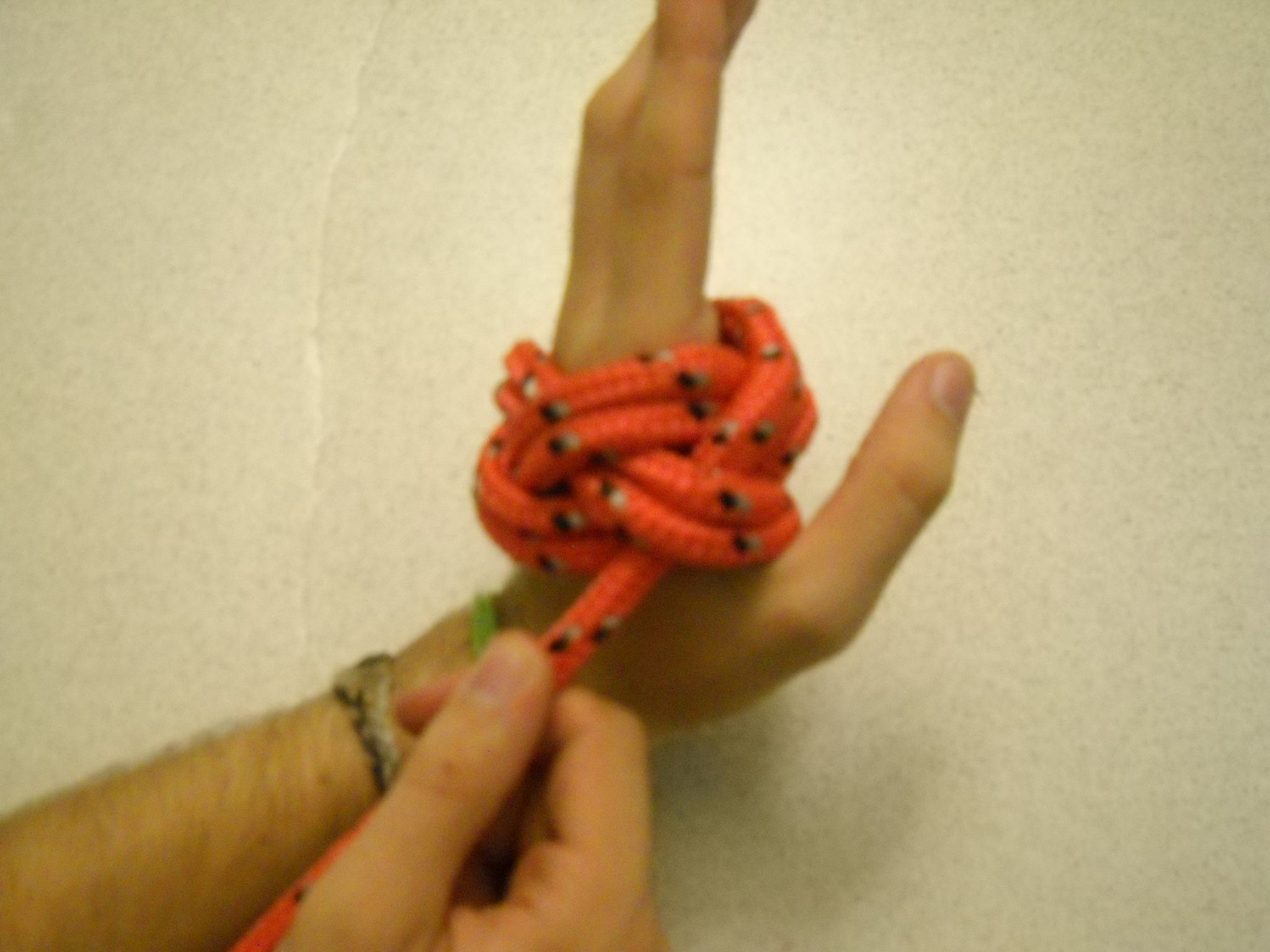 How to Tie a Woggle or Turk's Head Knot : 19 Steps - Instructables