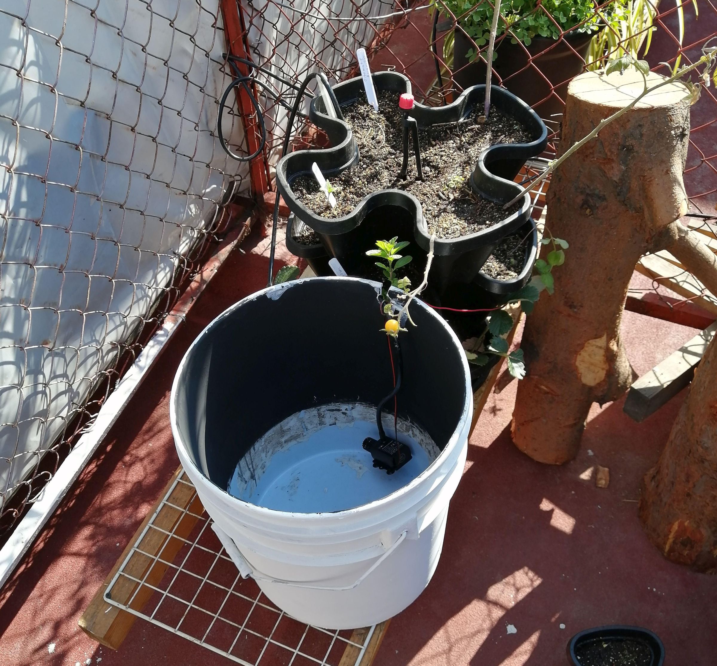 Autonomous Solar-powered Irrigation & Monitoring Station : 12 Steps ...