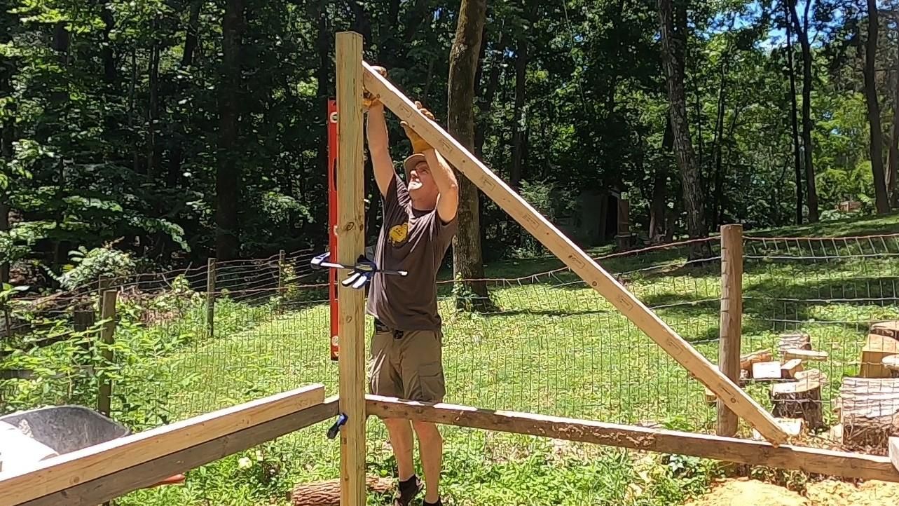 Backyard Treehouse With Zip Line, Trap Door, and Sliding Door : 25 ...