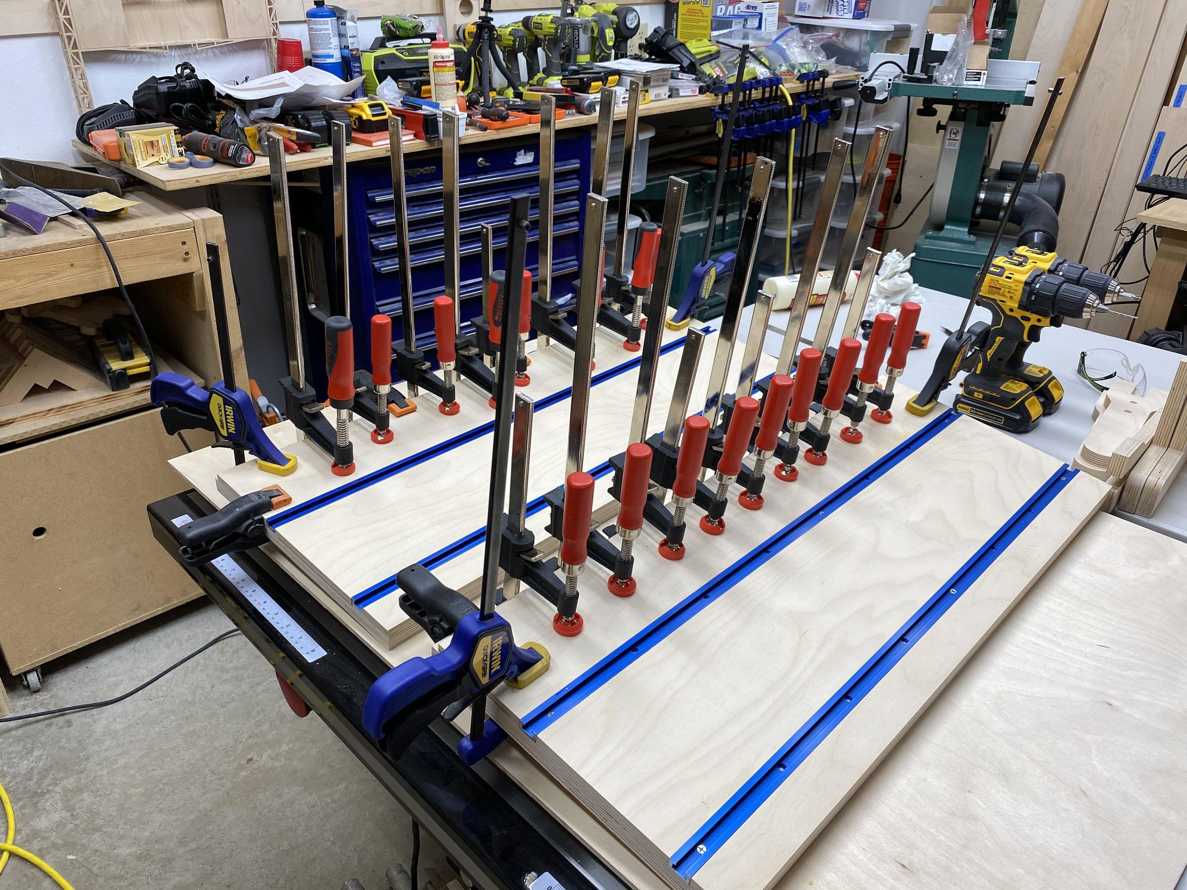 Adjustable Width Tool Charging Station : 12 Steps (with Pictures ...