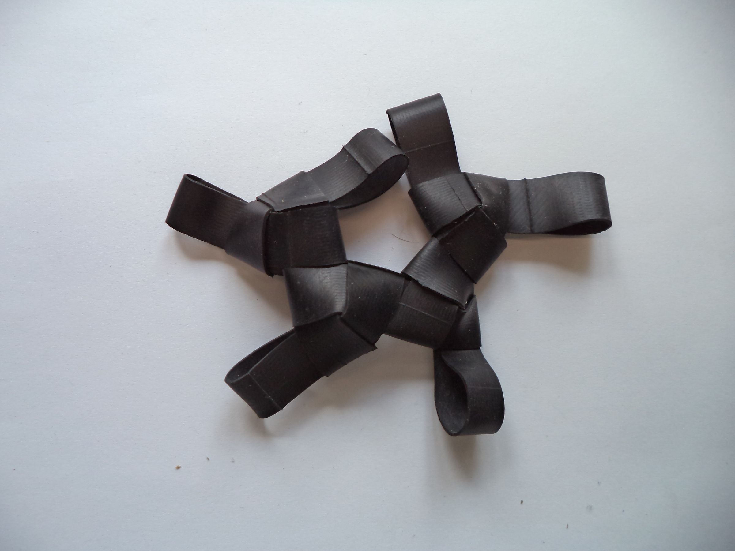 Backpack Cargo Net From Inner Tubes : 26 Steps (with Pictures ...