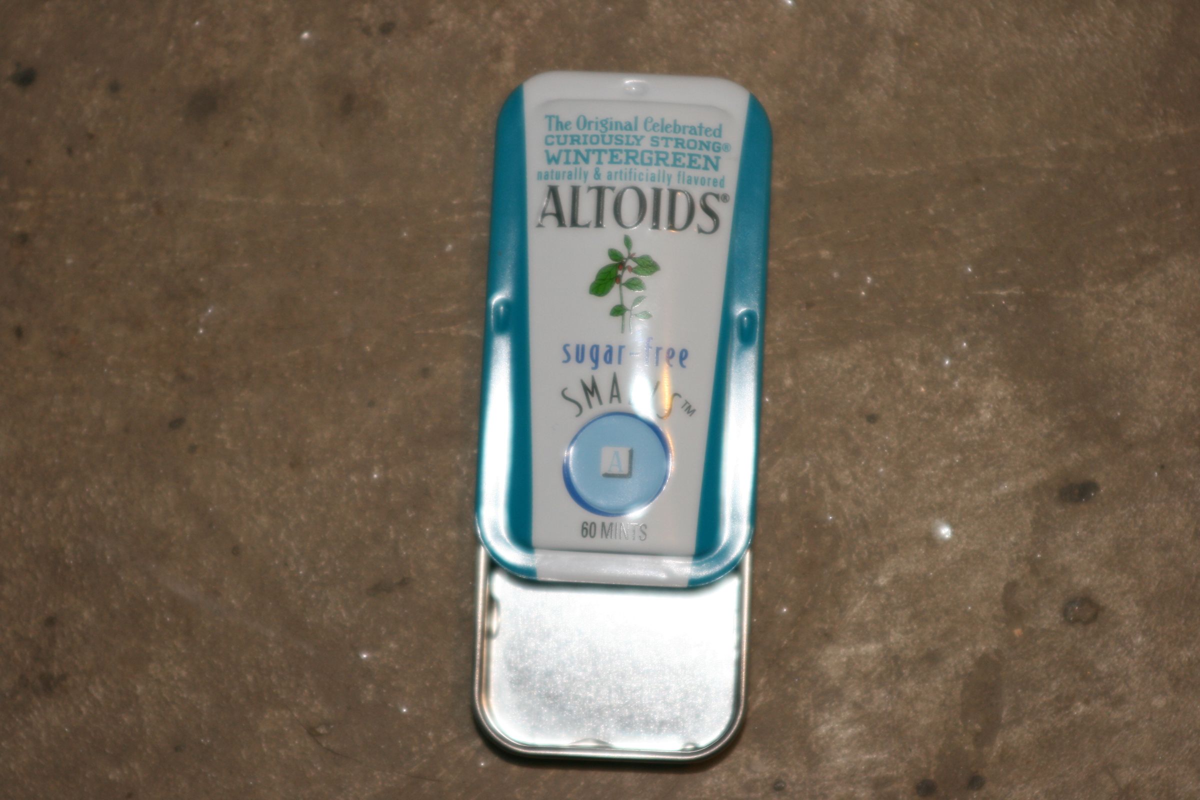 Super Awesome Altoids MINI Flashlight : 7 Steps - Instructables
