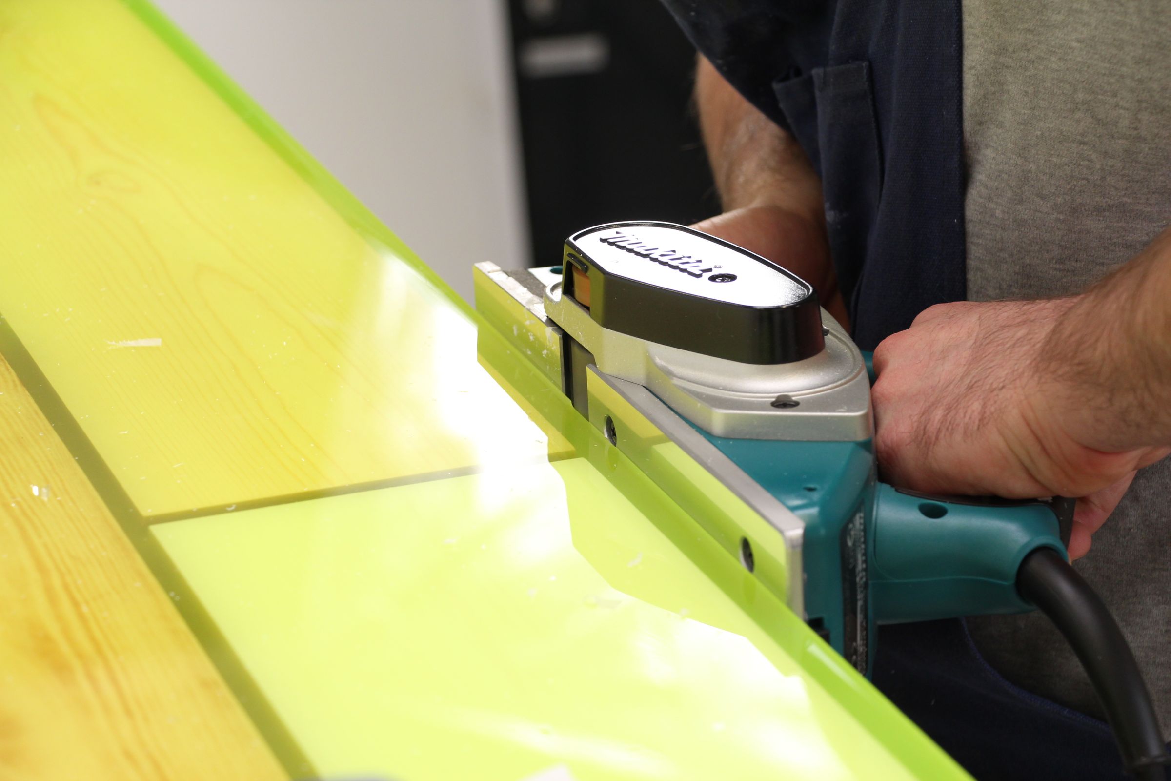 DIY NEON RESIN PLANK TABLE - How to Make Your Own Using GlassCast® 3 ...