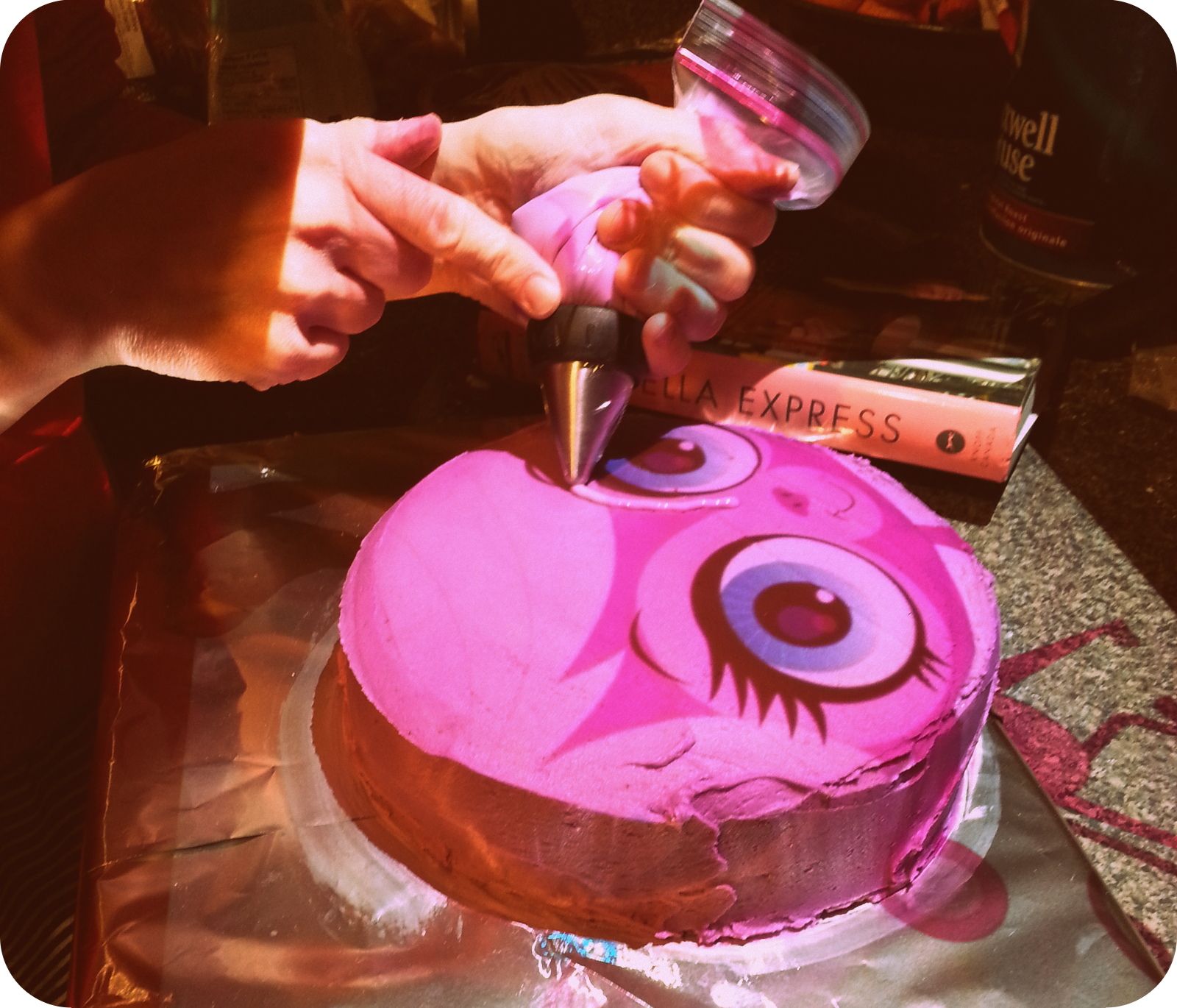 Cake Icing Tracer Projector : 4 Steps (with Pictures) - Instructables