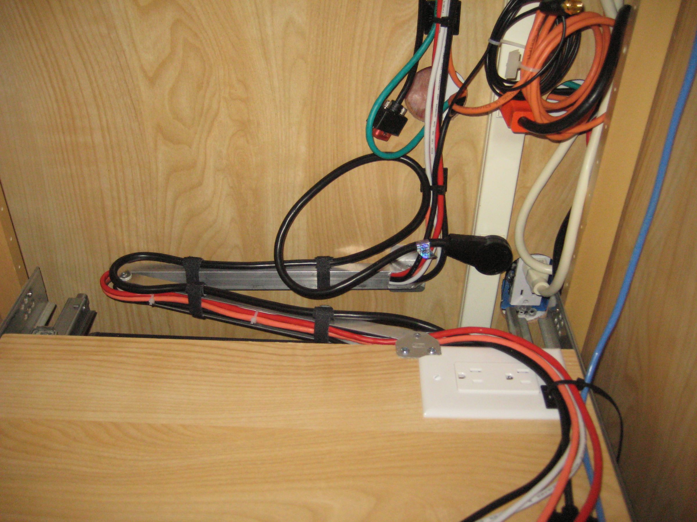 Cable Control for a Pull-out Shelf : 6 Steps (with Pictures ...
