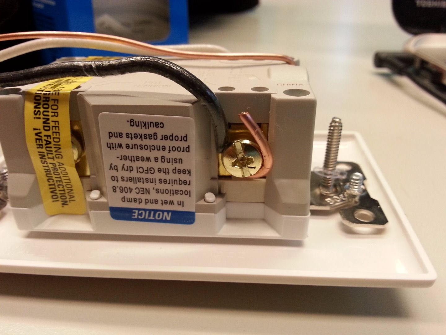 How to Upgrade to a GFCI. : 10 Steps - Instructables