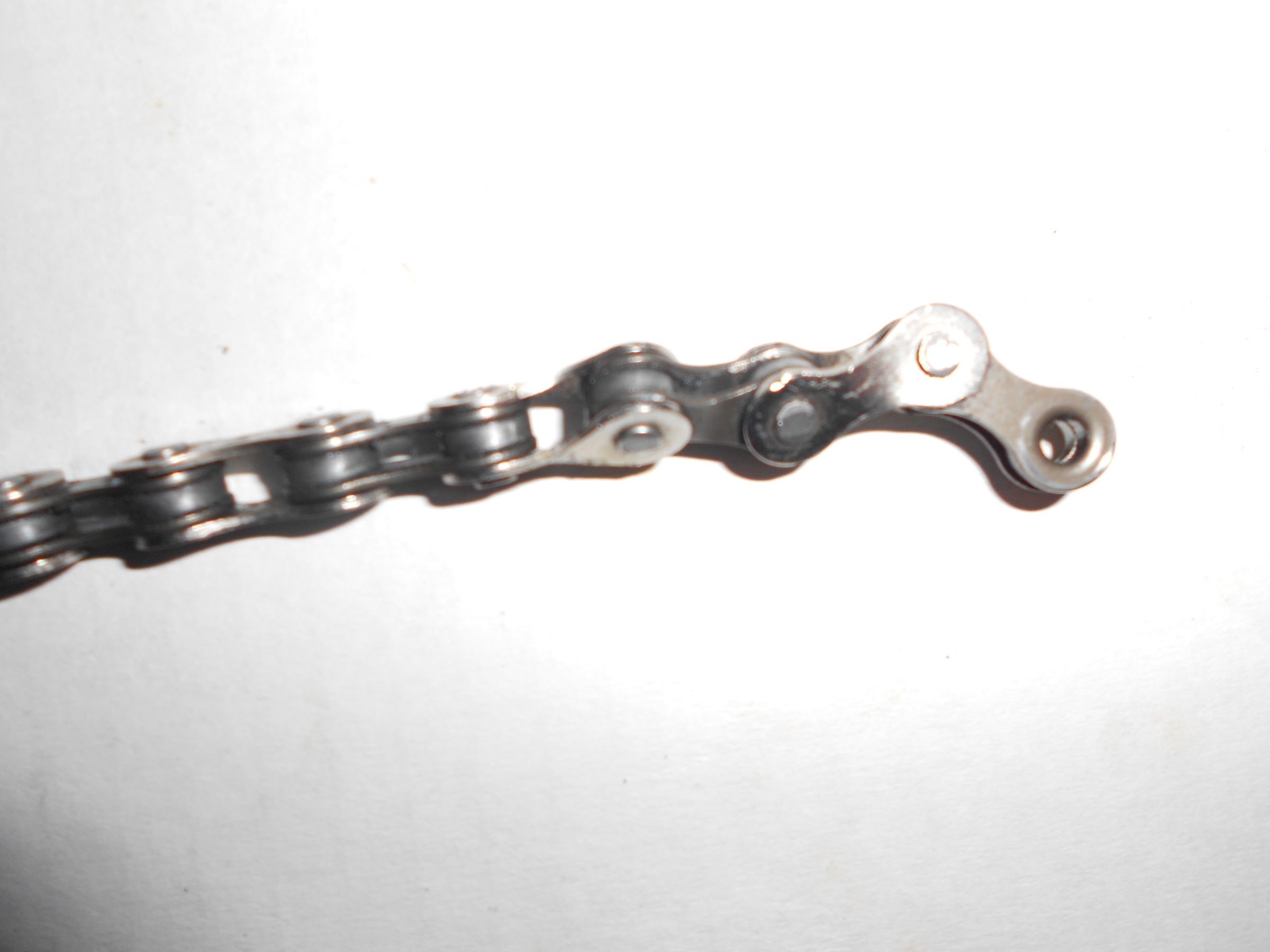 How to Make a Free Bending Bicycle Chain Wallet Chain : 4 Steps (with ...