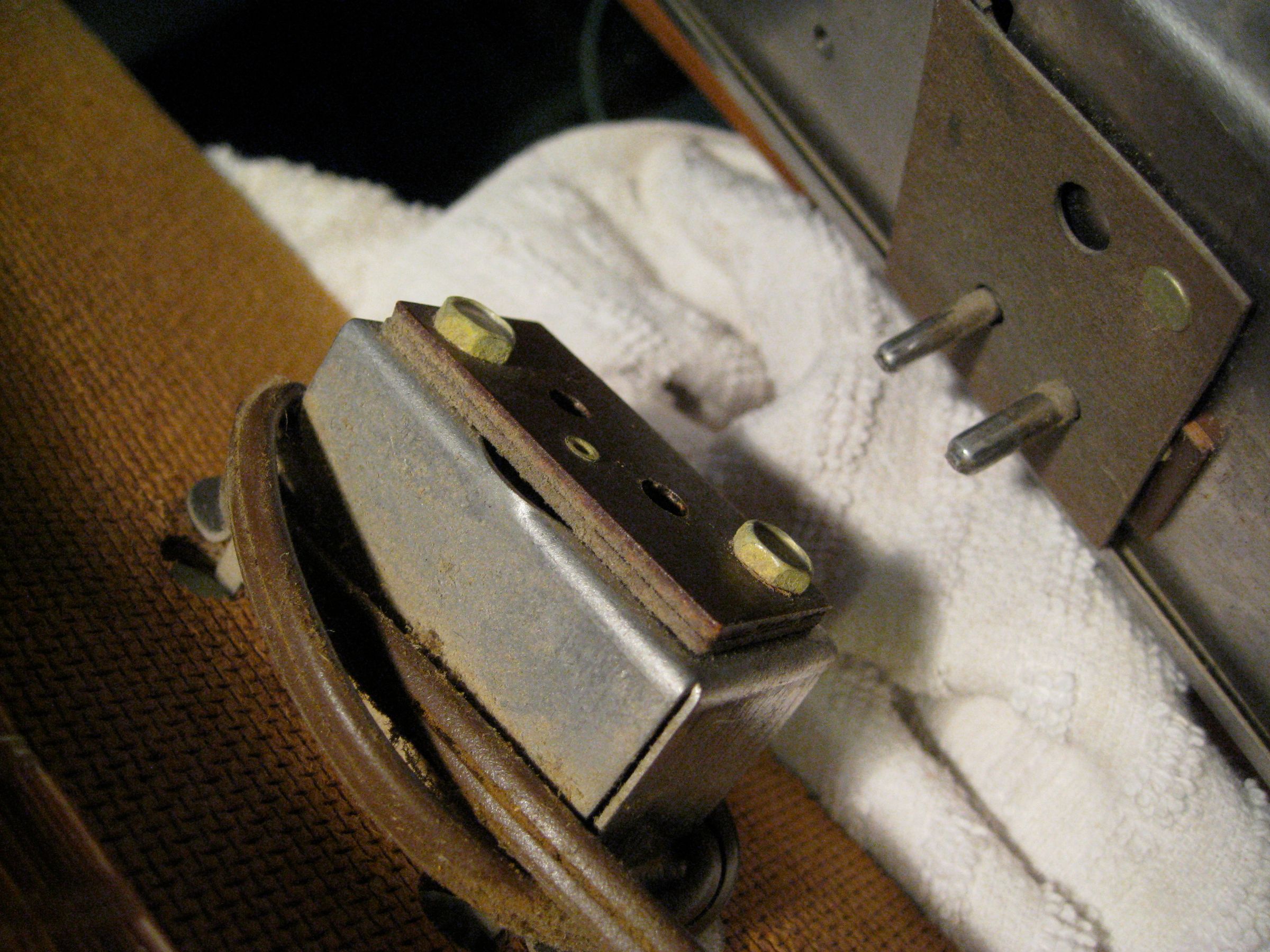 Fix a Vintage Radio Tuner String : 11 Steps (with Pictures) - Instructables