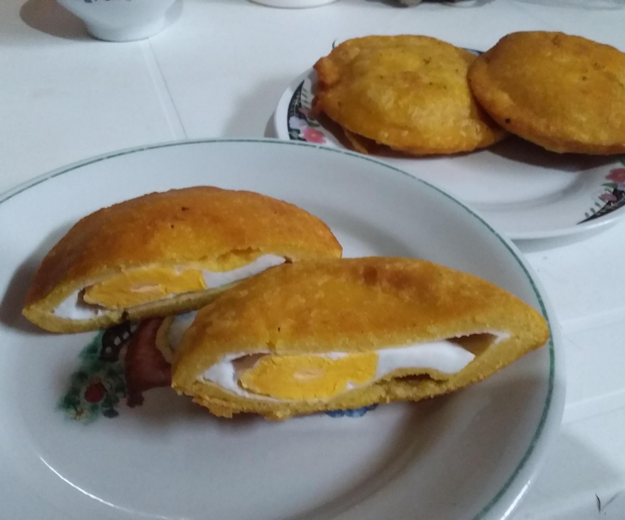 Arepa De Huevo - Egg Stuffed Arepa : 4 Steps (with Pictures ...