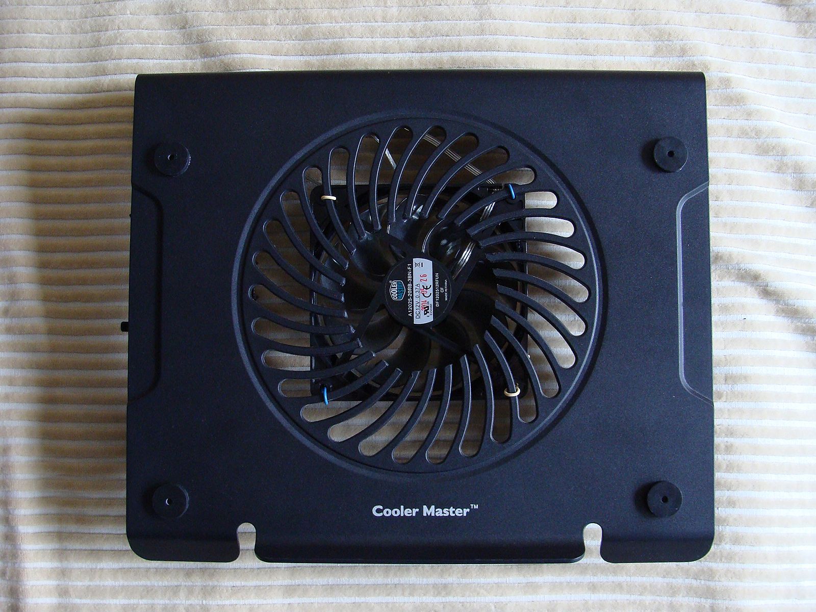 Upgrade Your Laptop Cooling Pad : 8 Steps (with Pictures) - Instructables