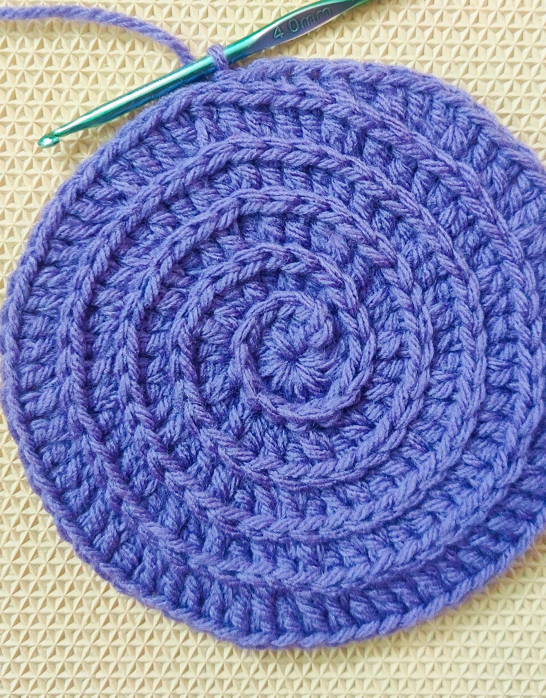 Crochet Seamless Spiral Circle With Raised Ridges : 7 Steps (with ...