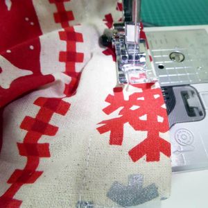 Reusable Fabric Gift Bag : 8 Steps (with Pictures) - Instructables