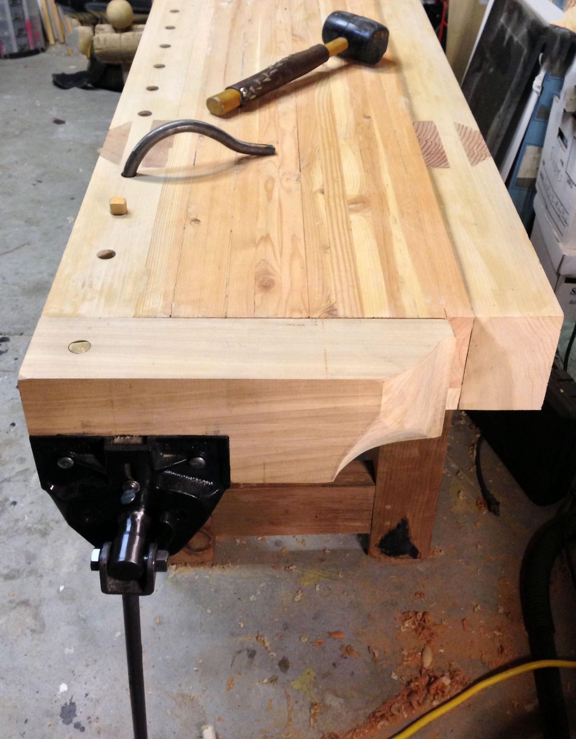 Roubo-Style Workbench : 11 Steps (with Pictures) - Instructables