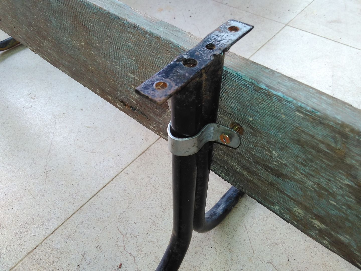 DIY Dual Monitor Stand for Less Than $10 : 5 Steps (with Pictures ...