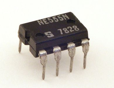 Learn About the 555 : 7 Steps - Instructables