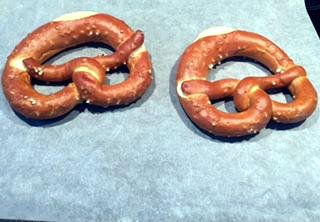 German Lye Pretzel( Laugen Brezel) : 5 Steps (with Pictures ...
