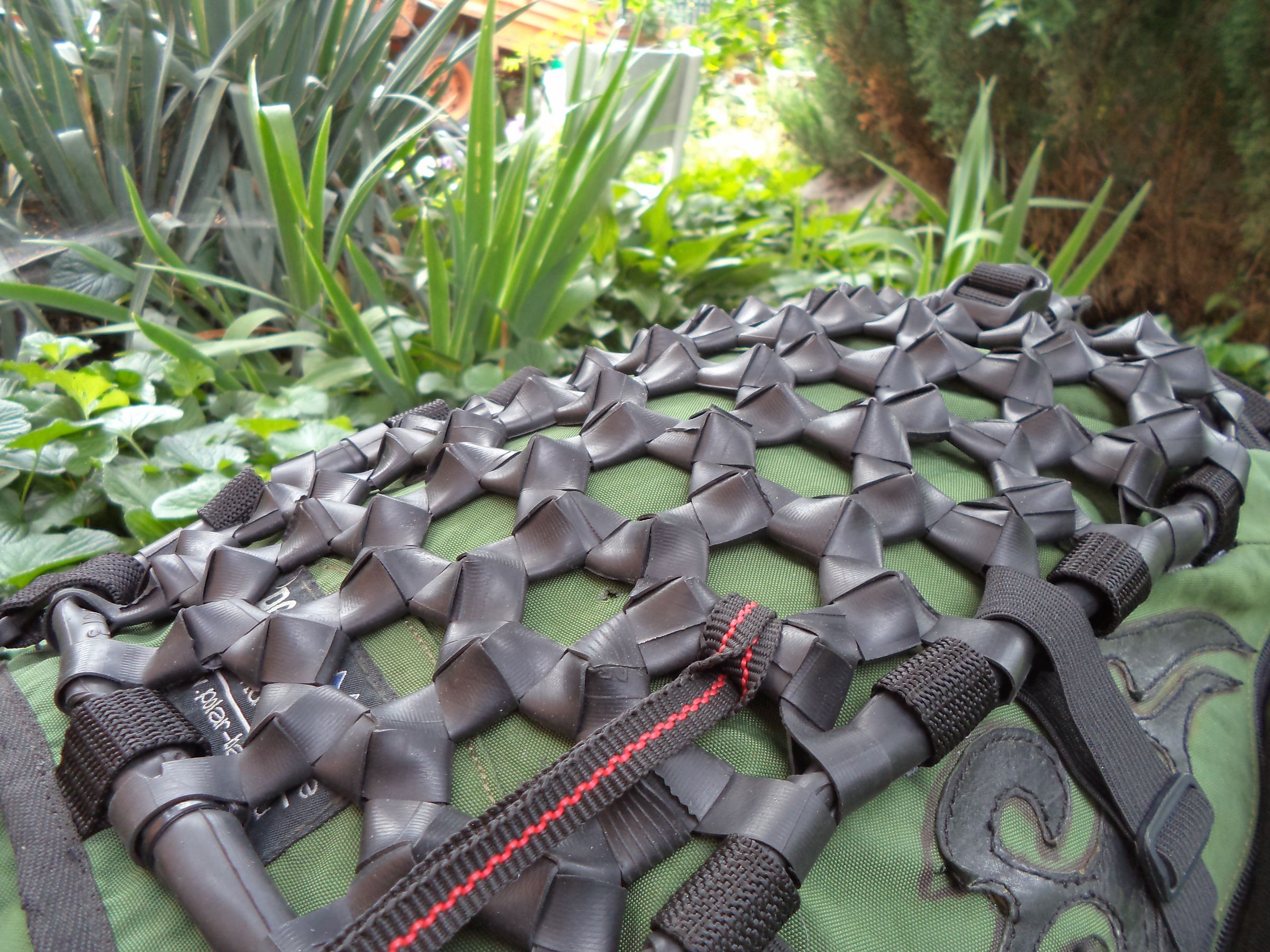 Backpack Cargo Net From Inner Tubes : 26 Steps (with Pictures ...