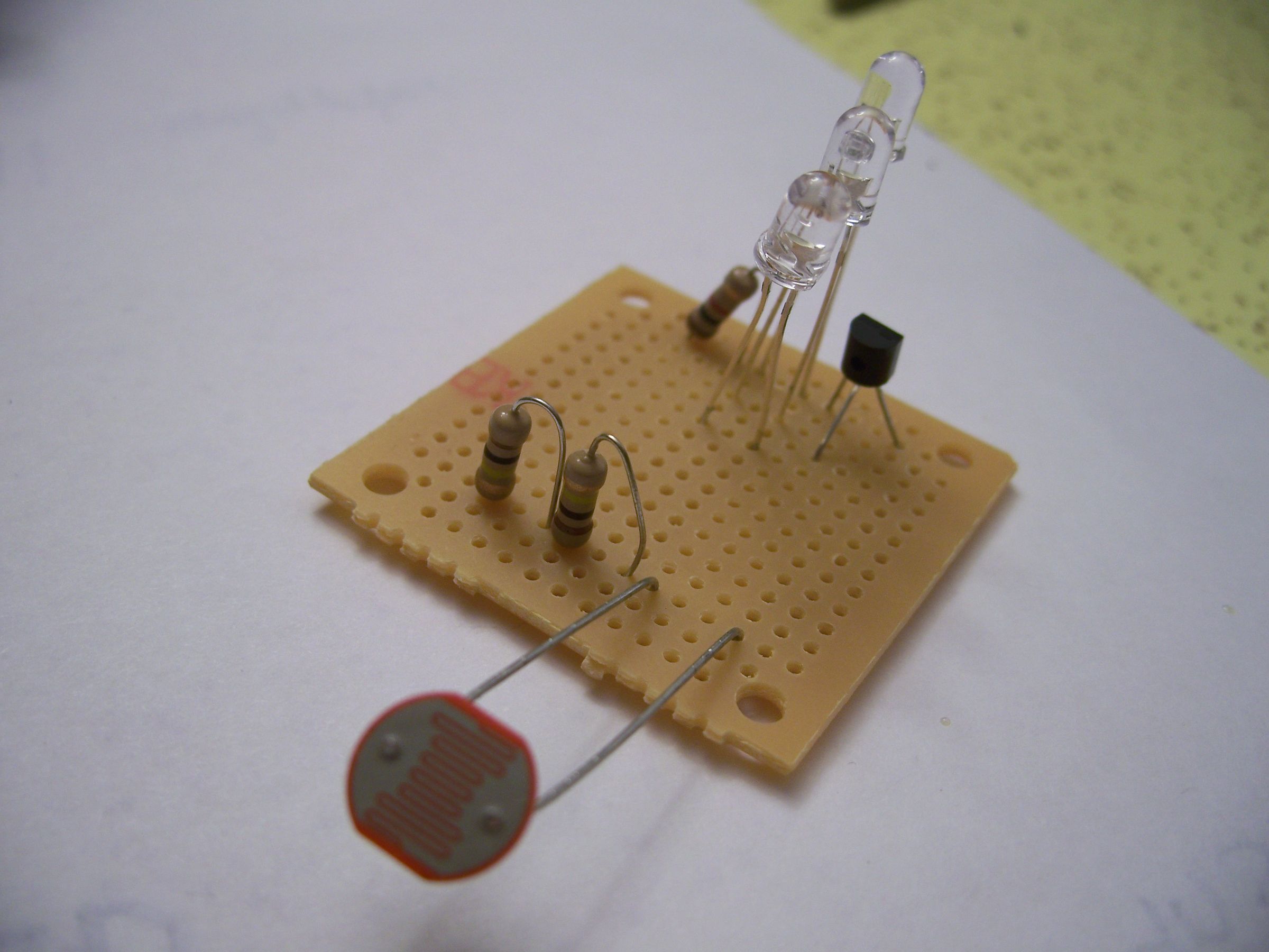 LED Nightlight That Turns on in the Dark : 5 Steps - Instructables