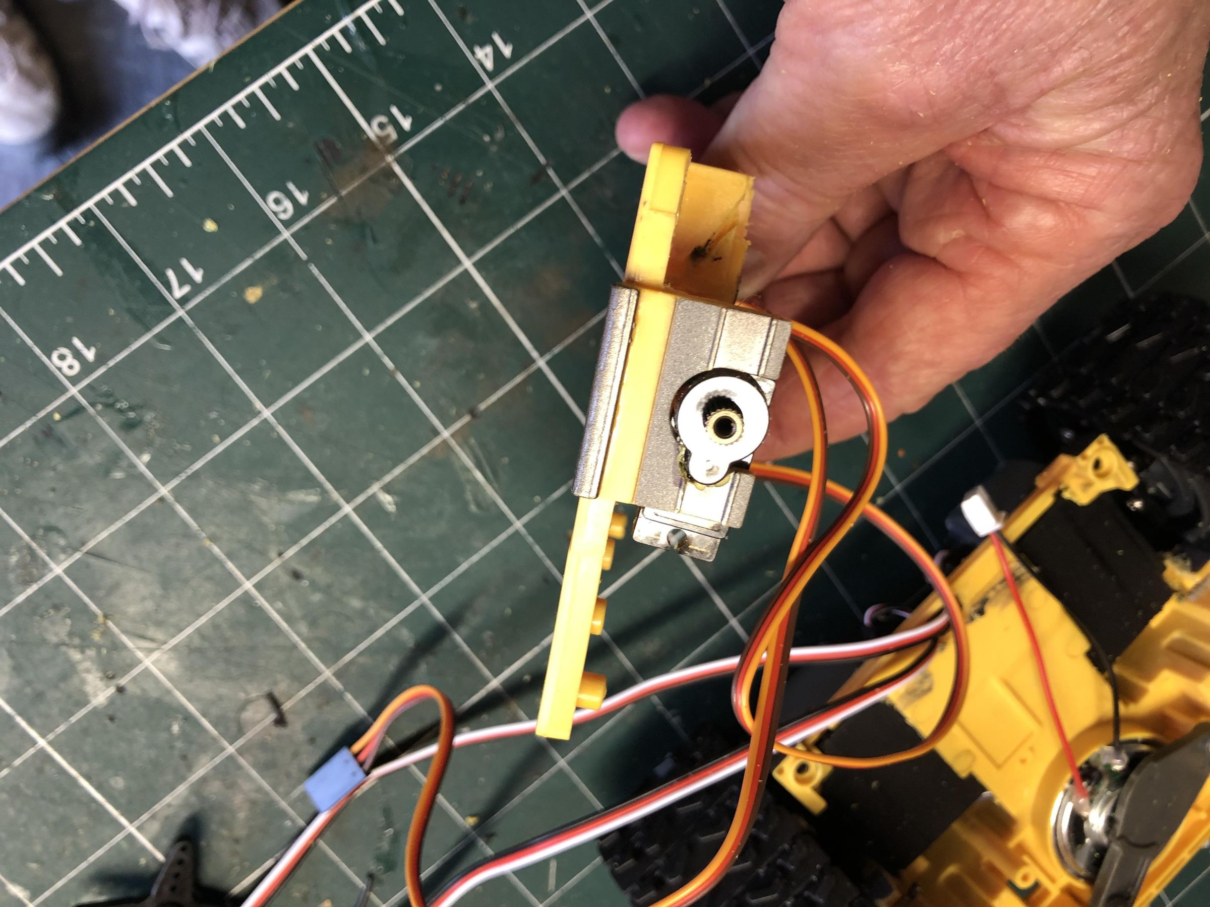 Wall-E Robot Arduino EasyVR3 (Updated) New Video With Voice Commands ...