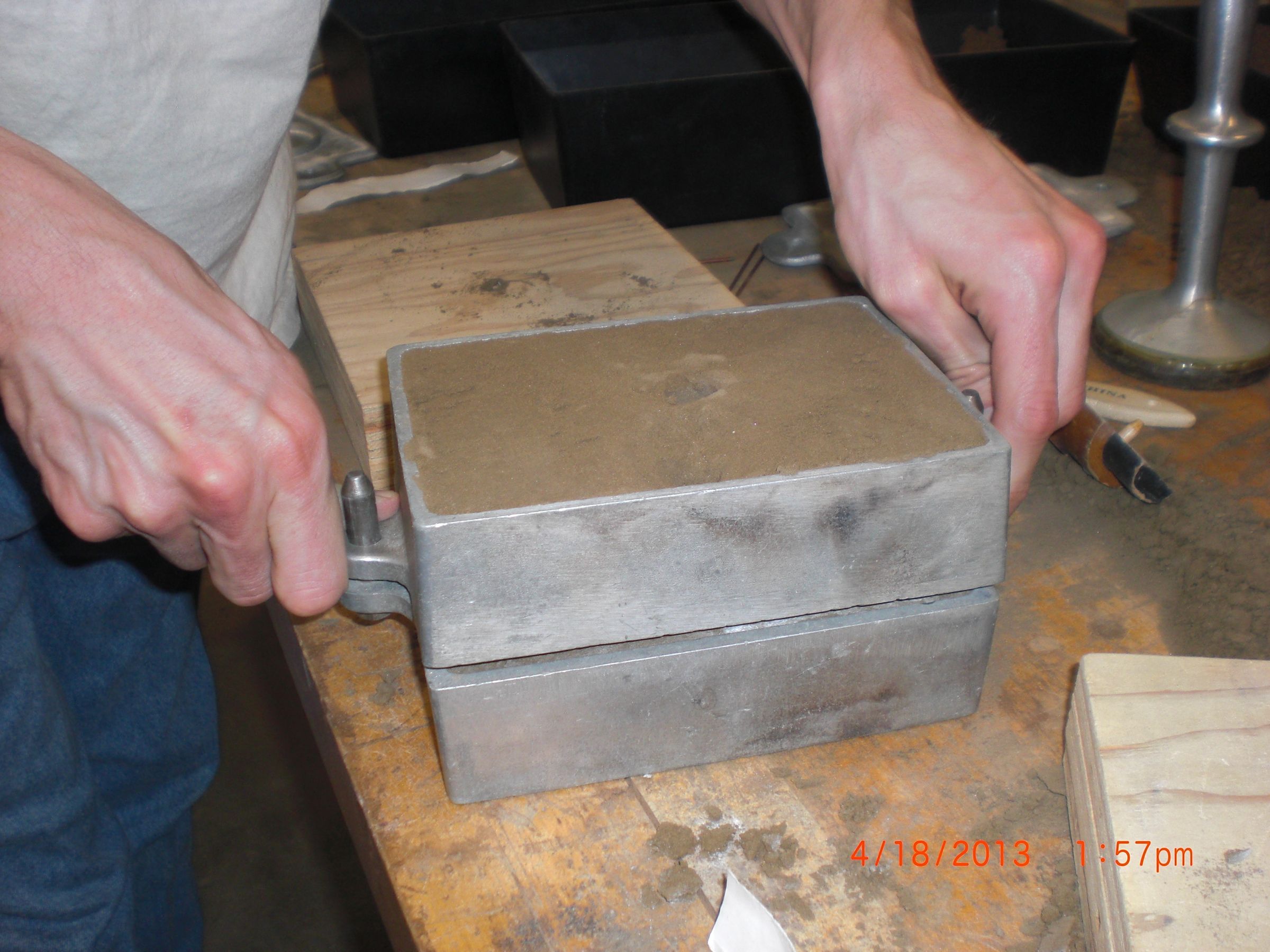 Green Sand Casting With Aluminum : 4 Steps - Instructables