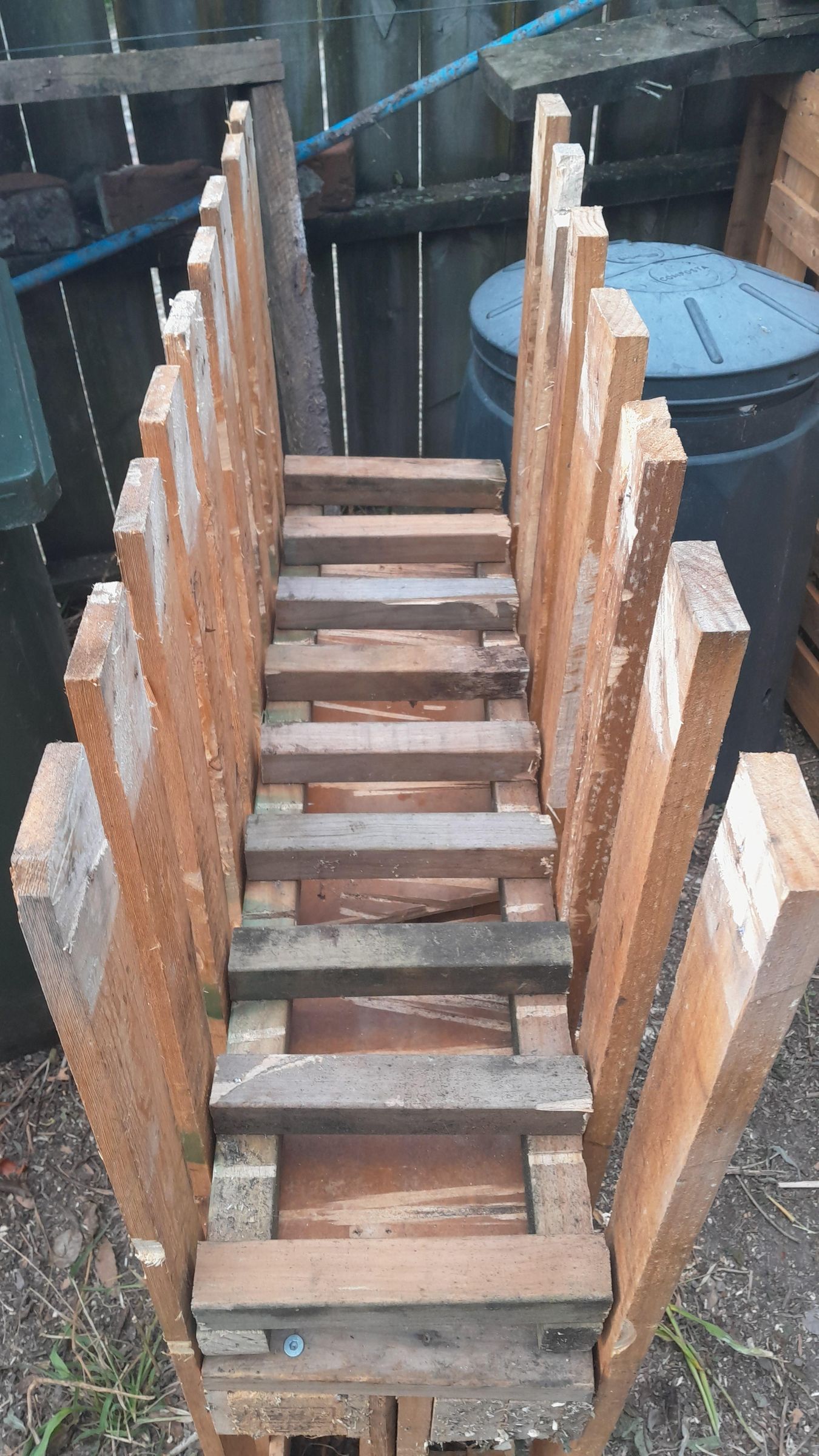 DIY Pallet and Chainsaw Mulching Rack - for Easy Vegetation Shredding ...