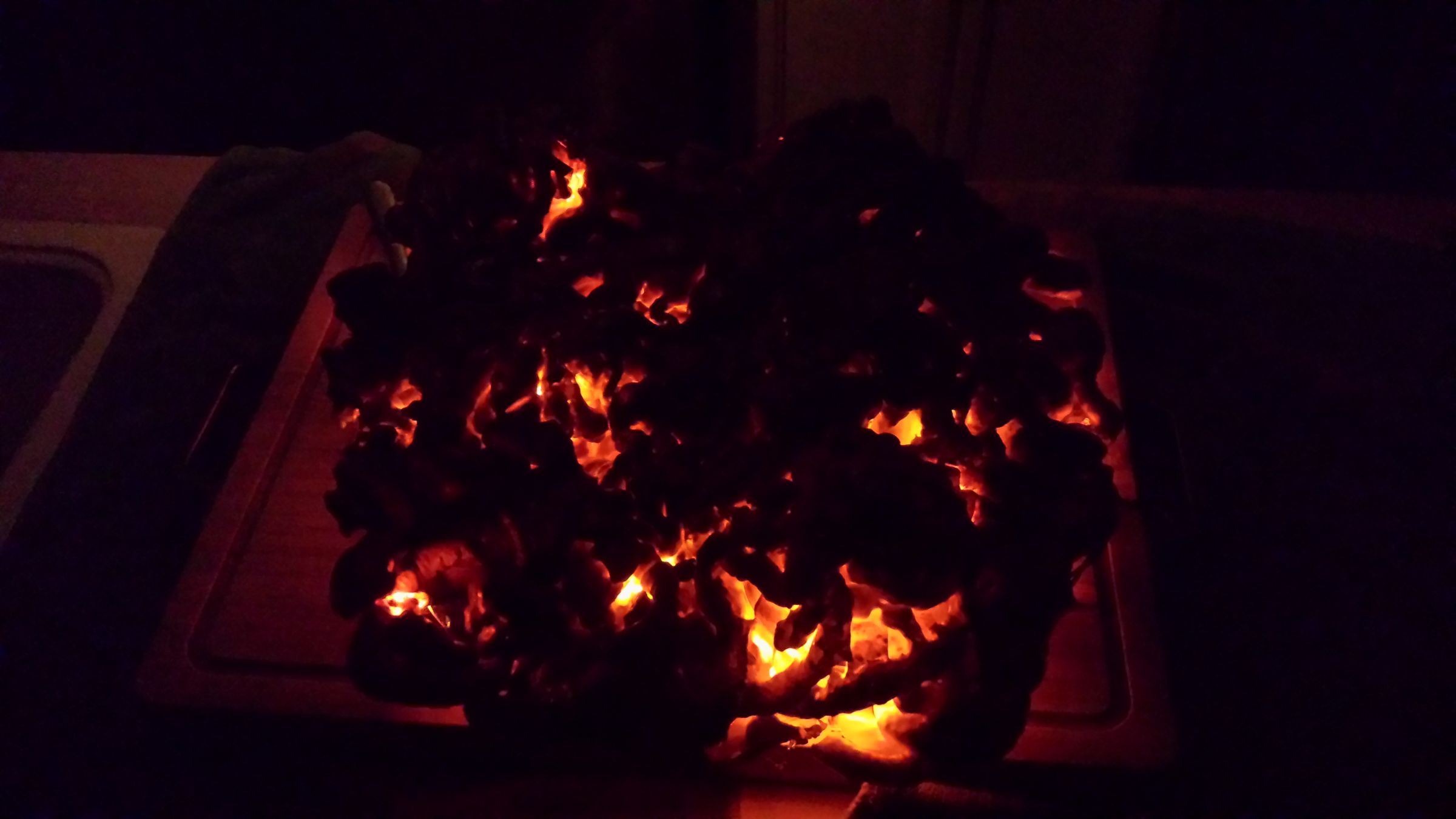 Burning Embers Halloween Prop : 8 Steps (with Pictures) - Instructables