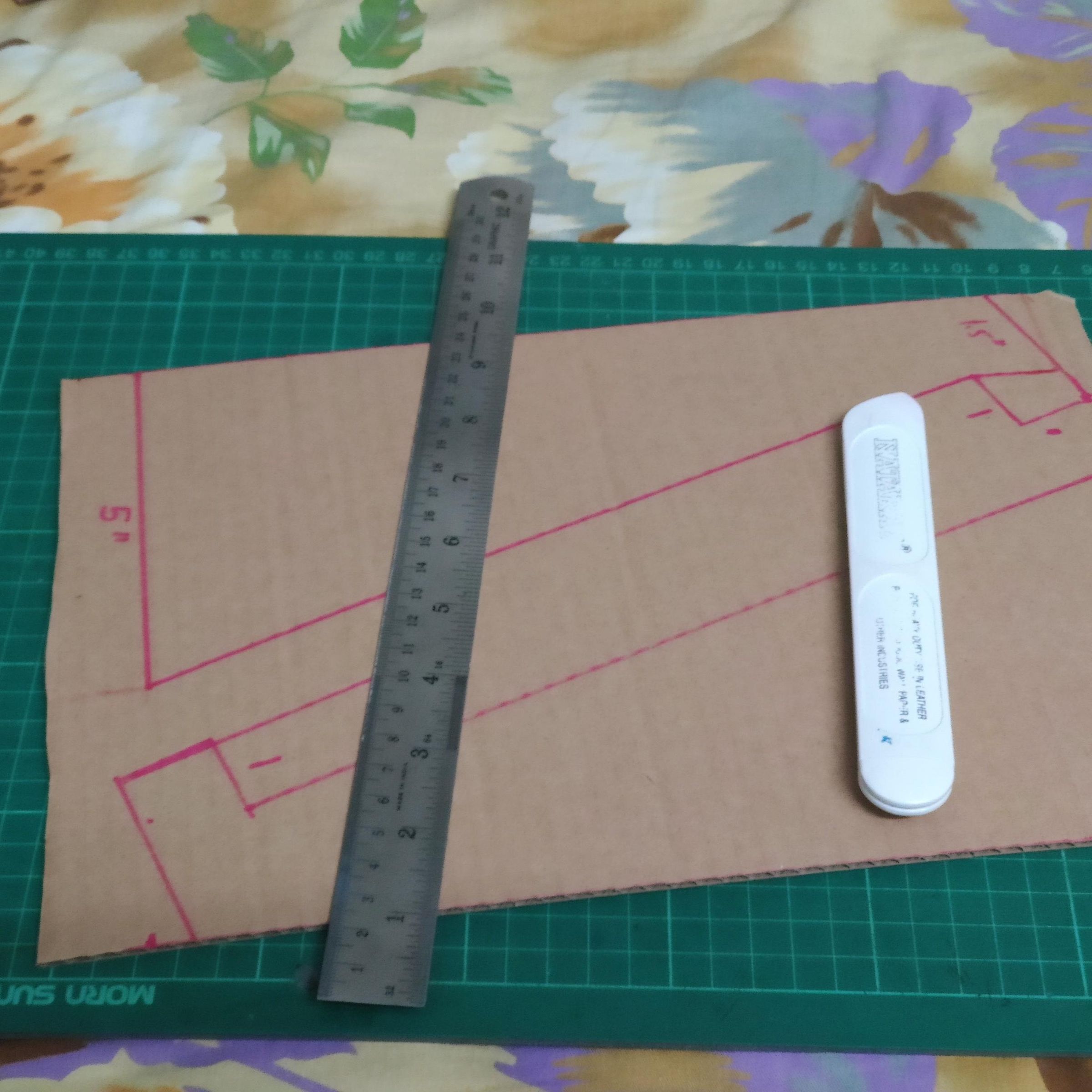 Recycled Cardboard Laptop Stand : 4 Steps (with Pictures) - Instructables