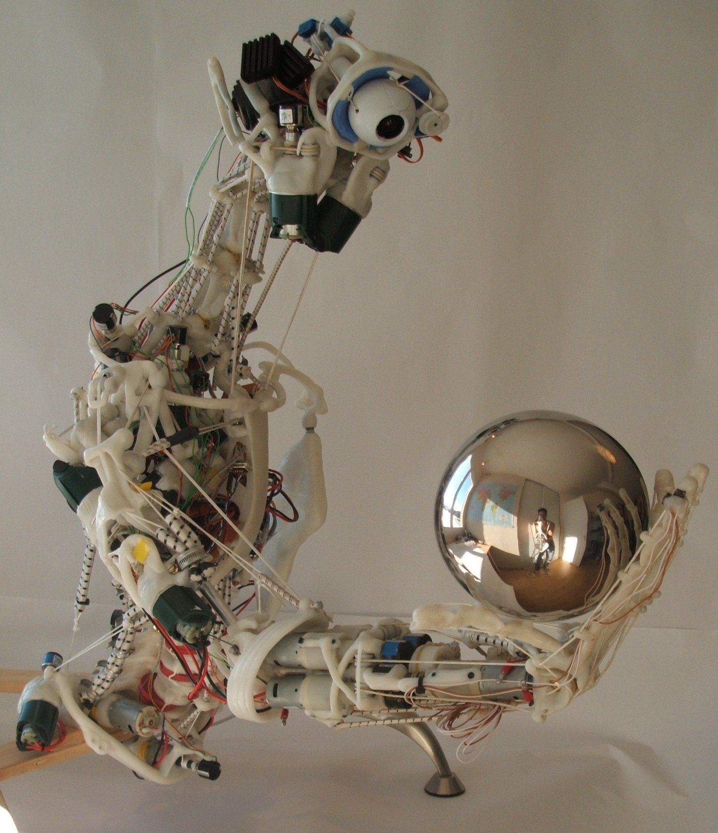 Hand Built Humanoid Robots, Part1: Introduction - Instructables