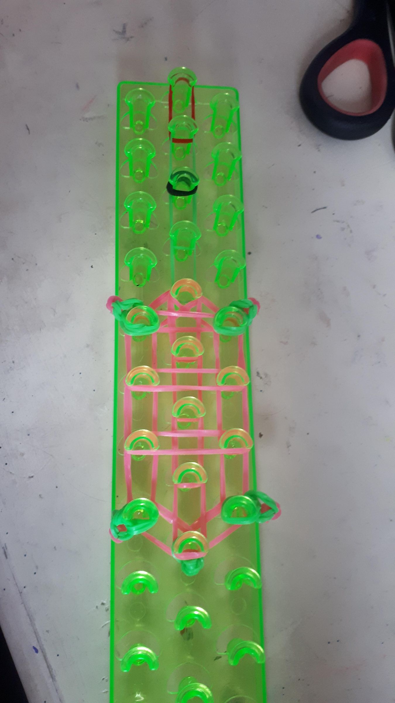Rainbow Loom, Turtle Charm : 8 Steps (with Pictures) - Instructables