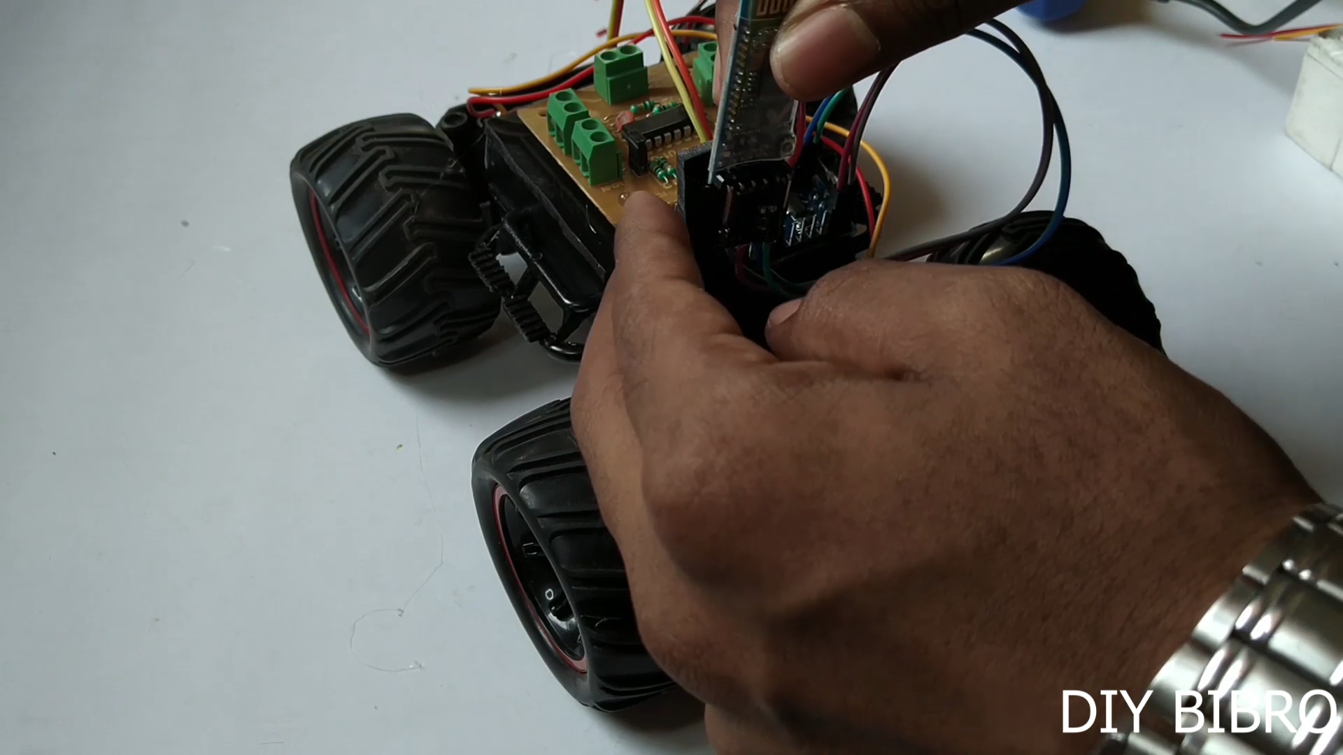 DIY ARDUINO BLUETOOTH CONTROLLED CAR :) : 7 Steps (with Pictures ...