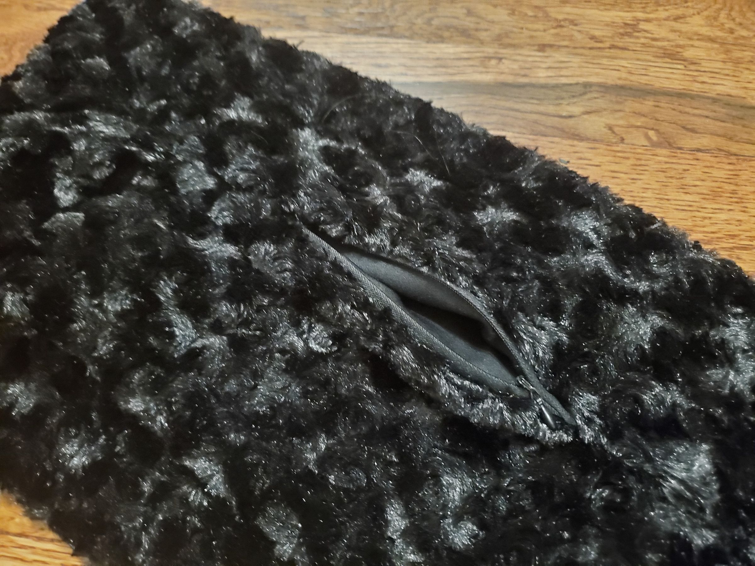 Faux Fur Mobius Infinity Scarf With Hidden Pocket : 10 Steps (with ...