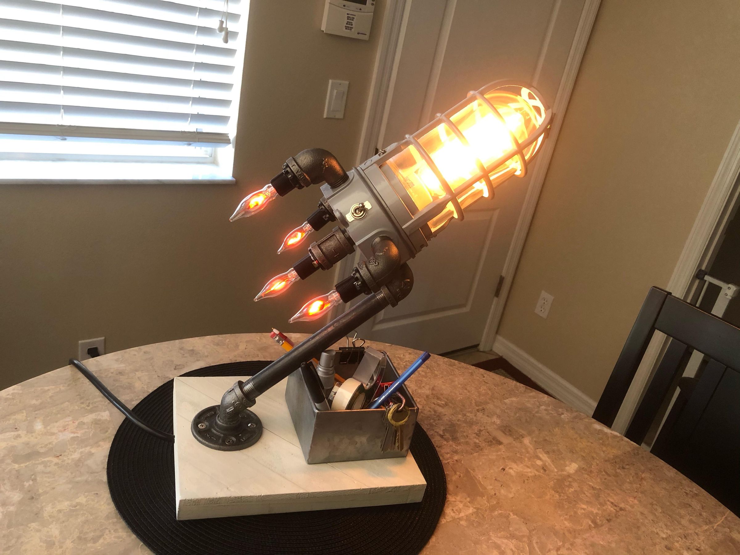 Rocket Ship Lamp : 4 Steps (with Pictures) - Instructables