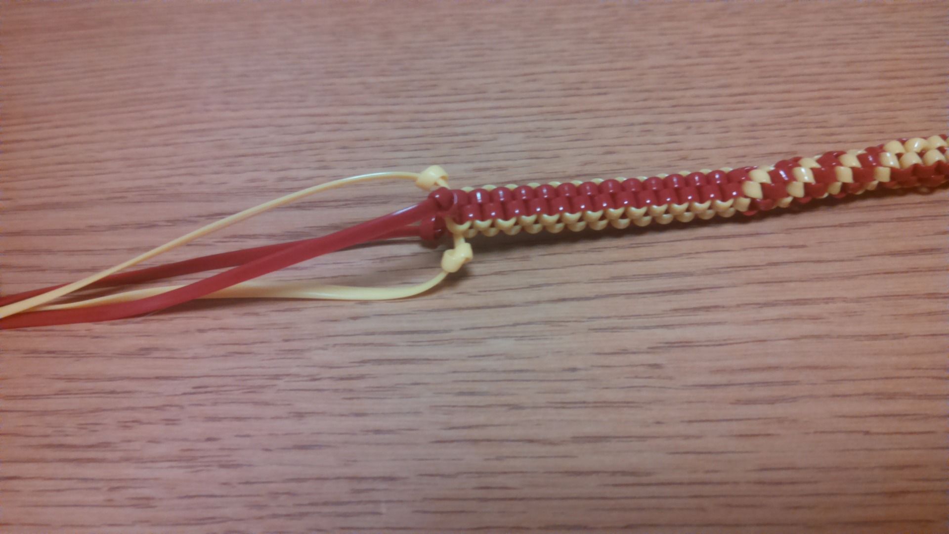 How to Weave Plastic Lacing Crafts : 9 Steps - Instructables