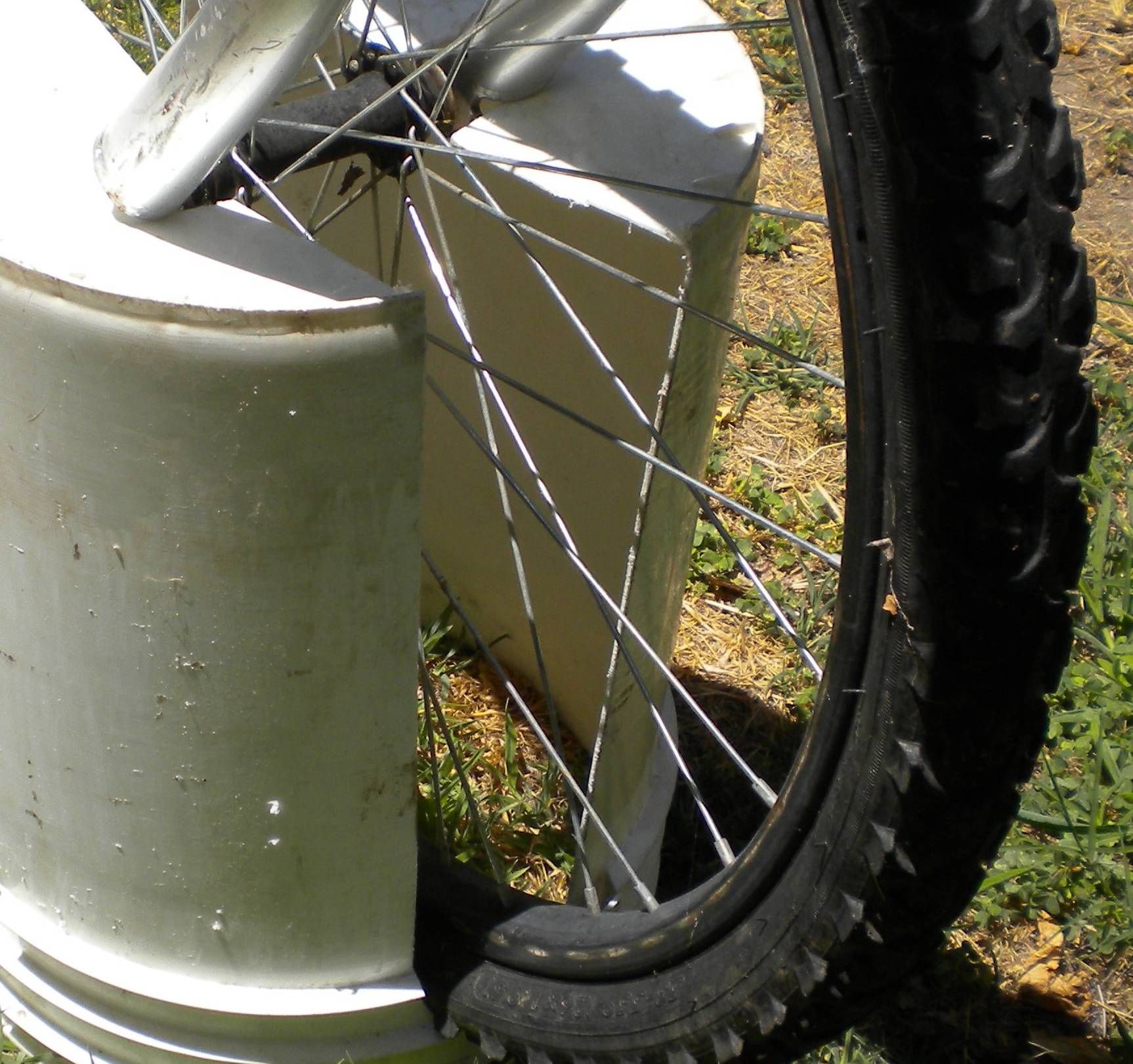 "BIKE BUCKET" - Bicycle Stand - Portable, Cheap, Lightweight : 3 Steps ...