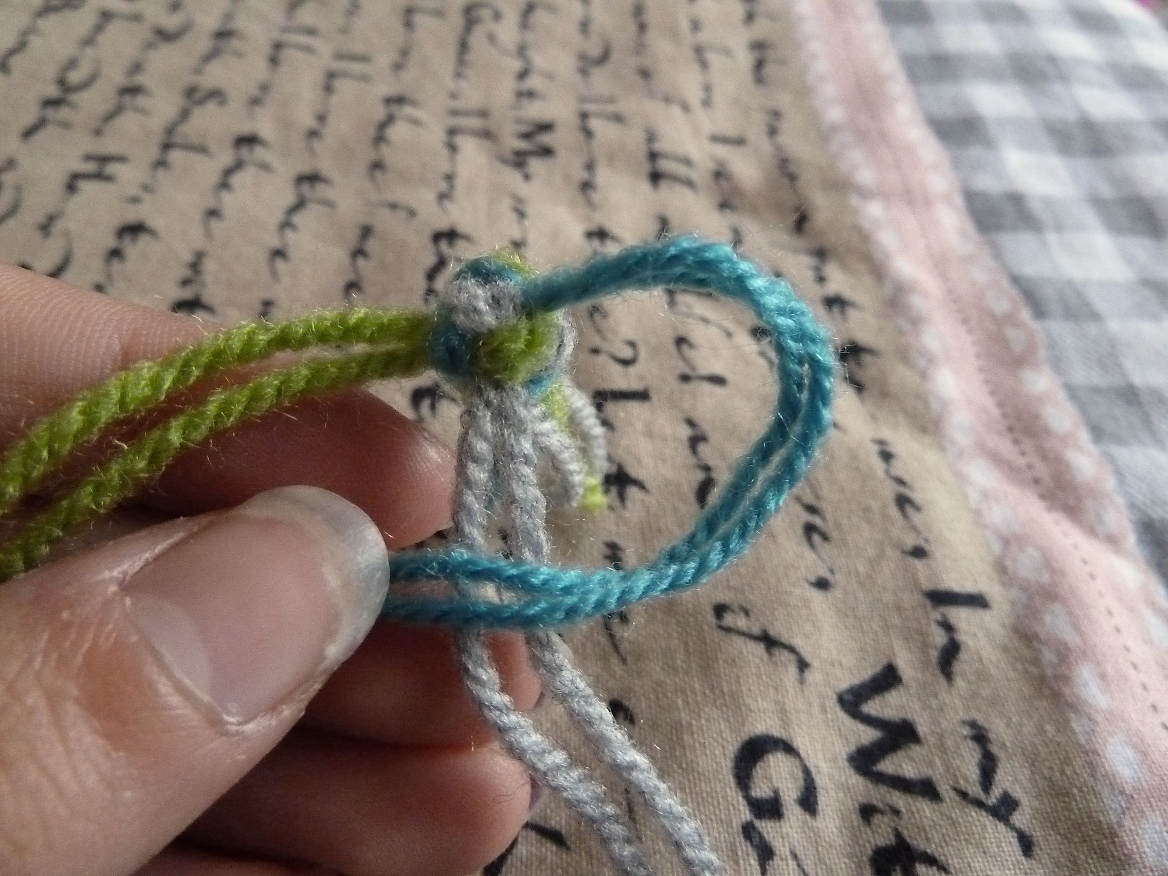 Scoubidou Bracelet : 6 Steps (with Pictures) - Instructables