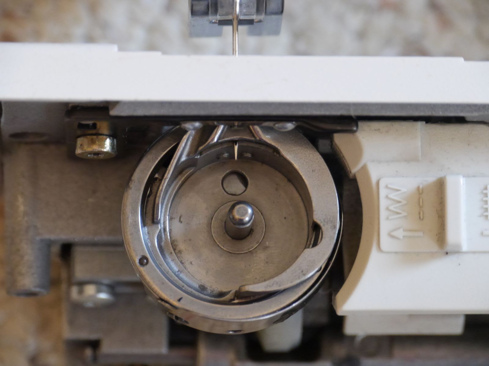 Adjust Timing on Pfaff 2030 Sewing Machine : 8 Steps (with Pictures ...