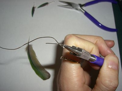 How to Wire Wrap a Feather - Method 2 : 4 Steps (with Pictures ...