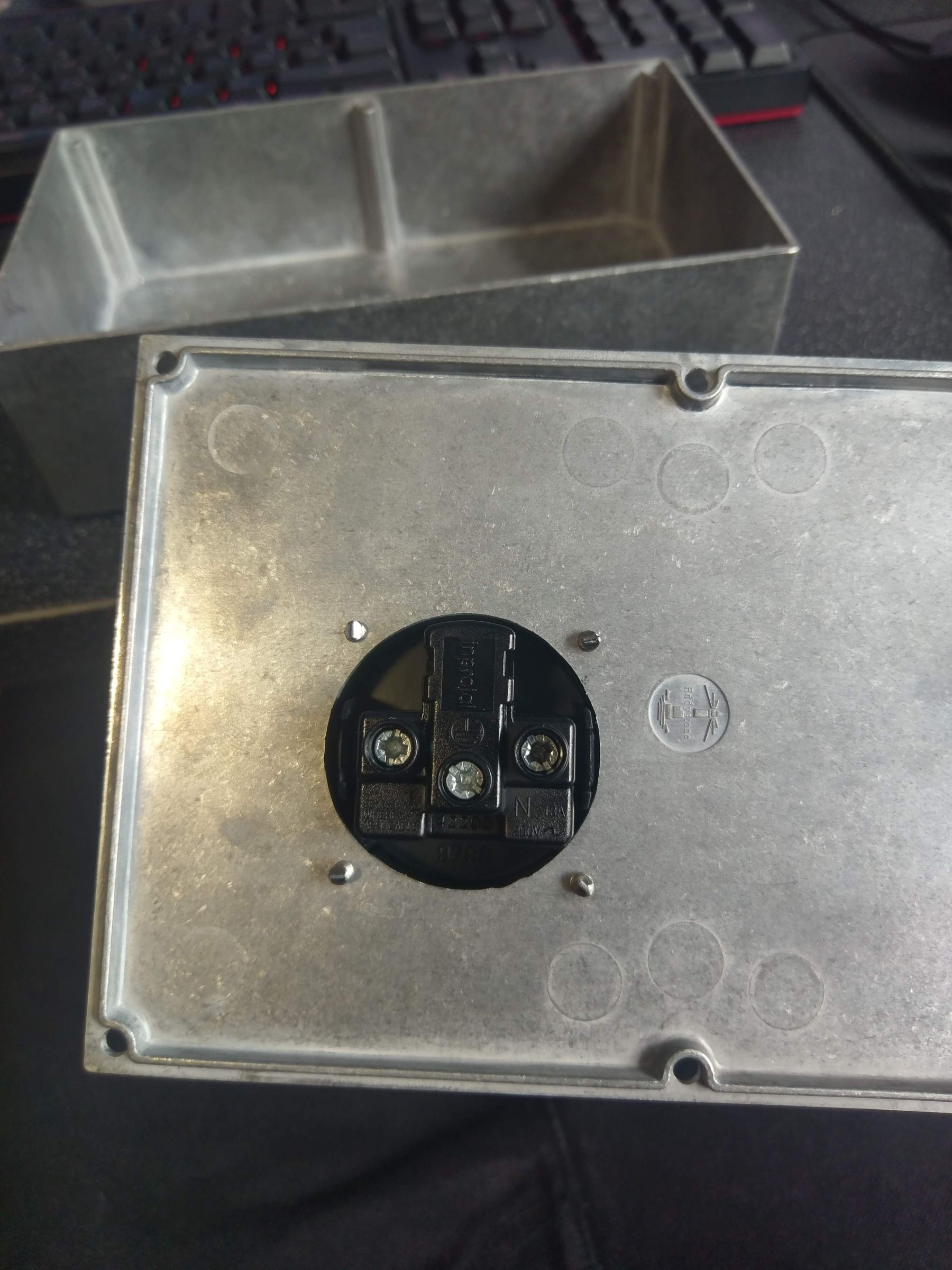 DIY 18V Makita Work Light : 9 Steps (with Pictures) - Instructables