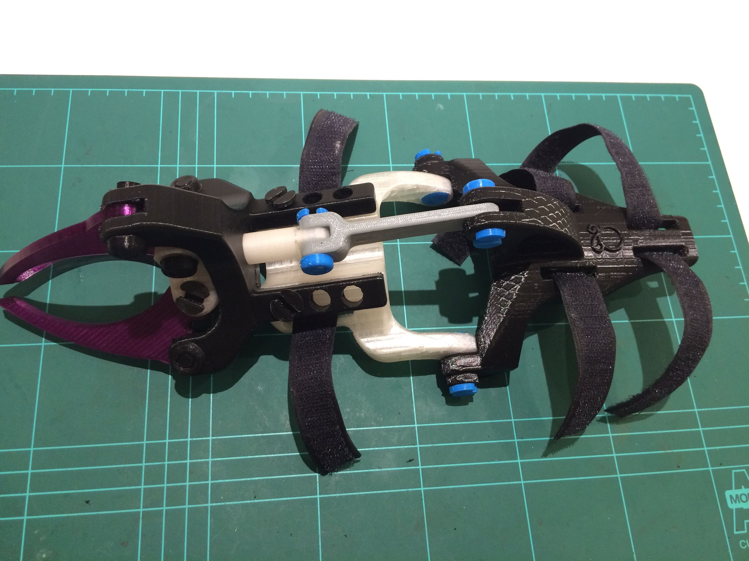 Black Ram Hand (Robotic/Prosthetic Hybrid) : 8 Steps (with Pictures ...