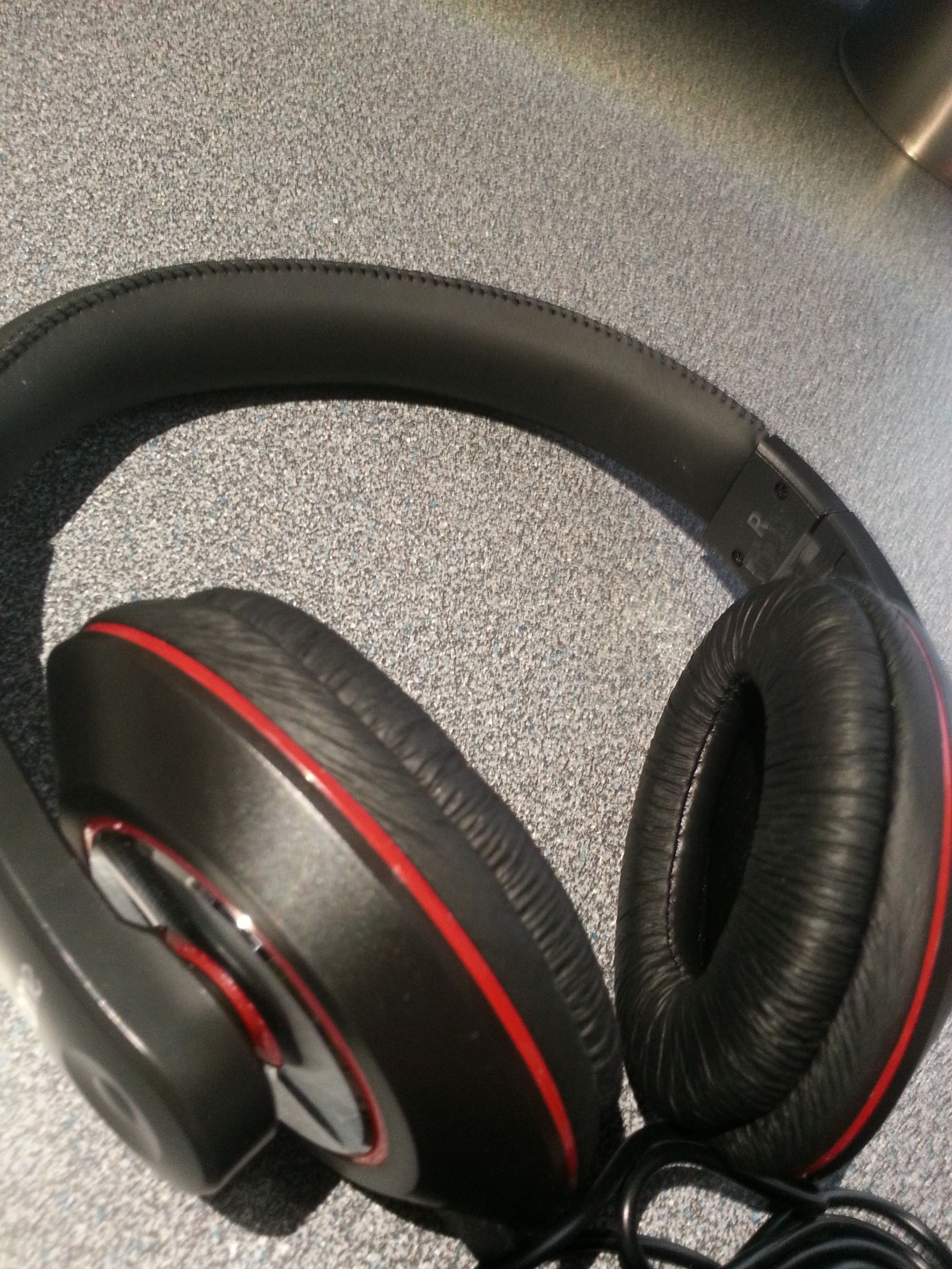 DIY Super-Noise-Canceling Headphones : 6 Steps - Instructables