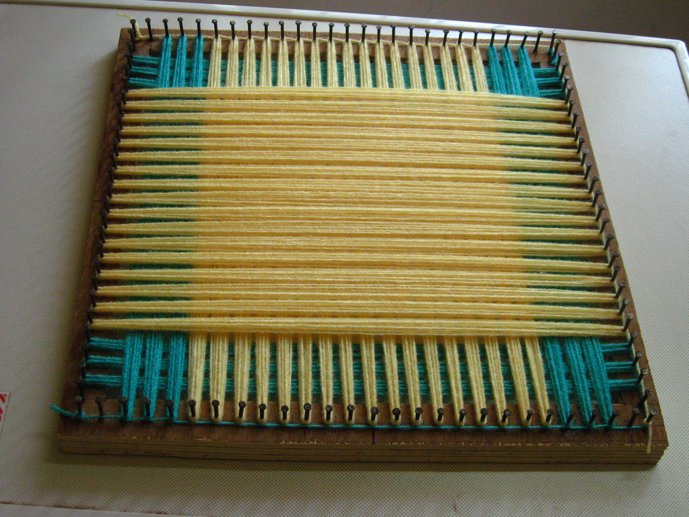 How to Weave a Criss-Cross Table Mat With Home-made Loom : 12 Steps ...