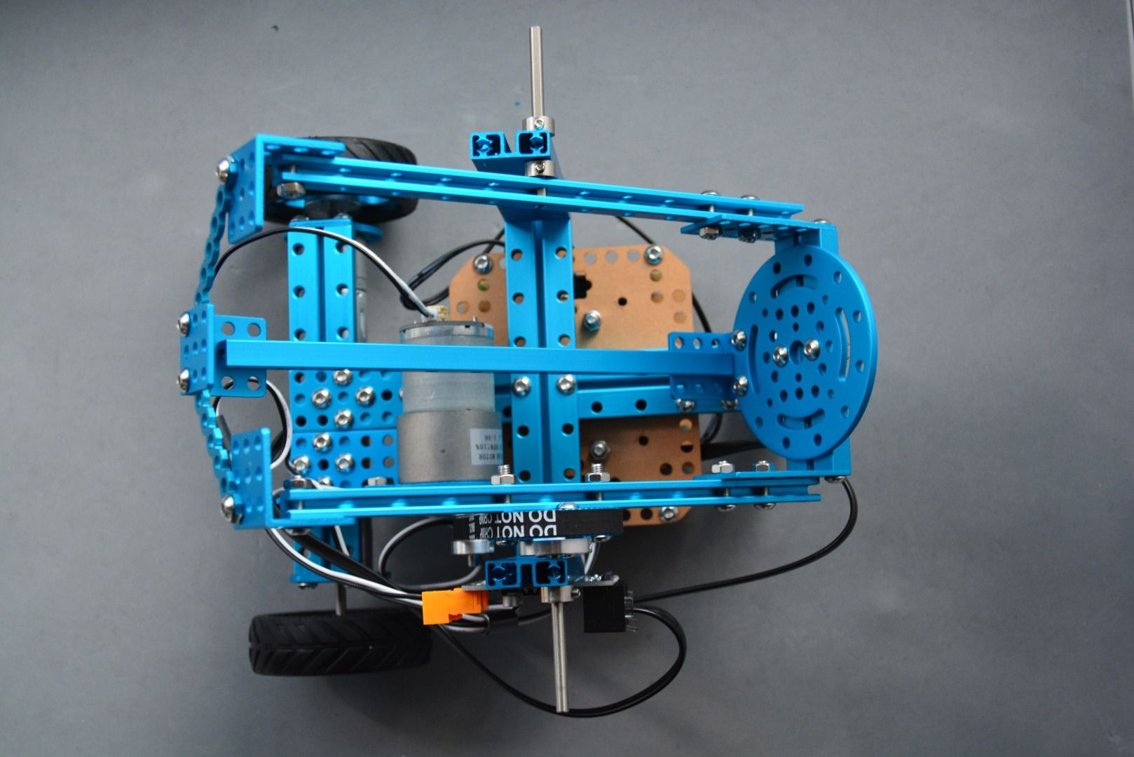 How to Make a Beverage Pouring Robot With Makeblock : 12 Steps ...