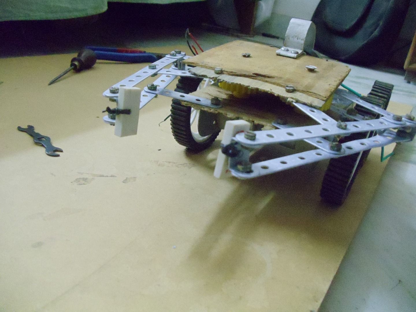 Home Made Robot Gripper : 8 Steps (with Pictures) - Instructables
