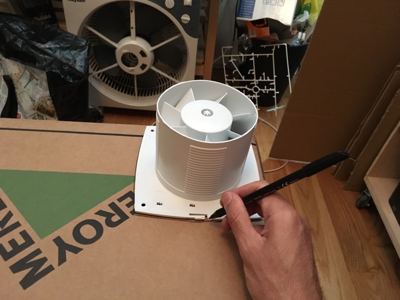 Cheap Cardboard Paint Booth : 6 Steps (with Pictures) - Instructables