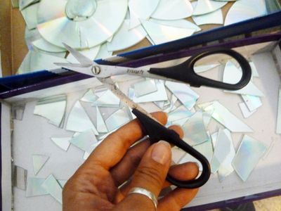 HOW TO: Use Old CDs for Mosaic Craft Projects - DIY Kitchen Backsplash ...