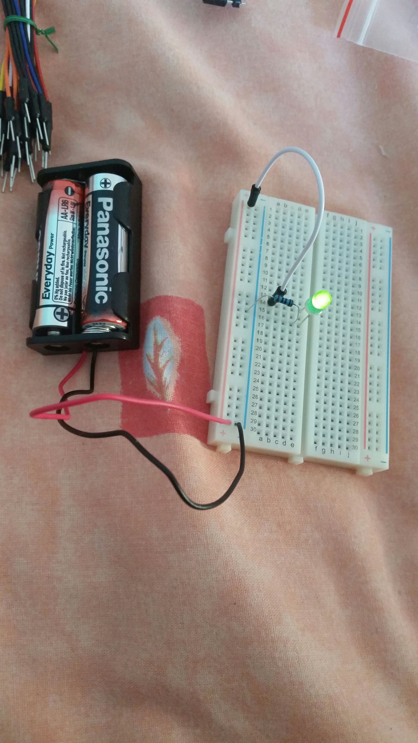 How to Use a Breadboard : 5 Steps (with Pictures) - Instructables